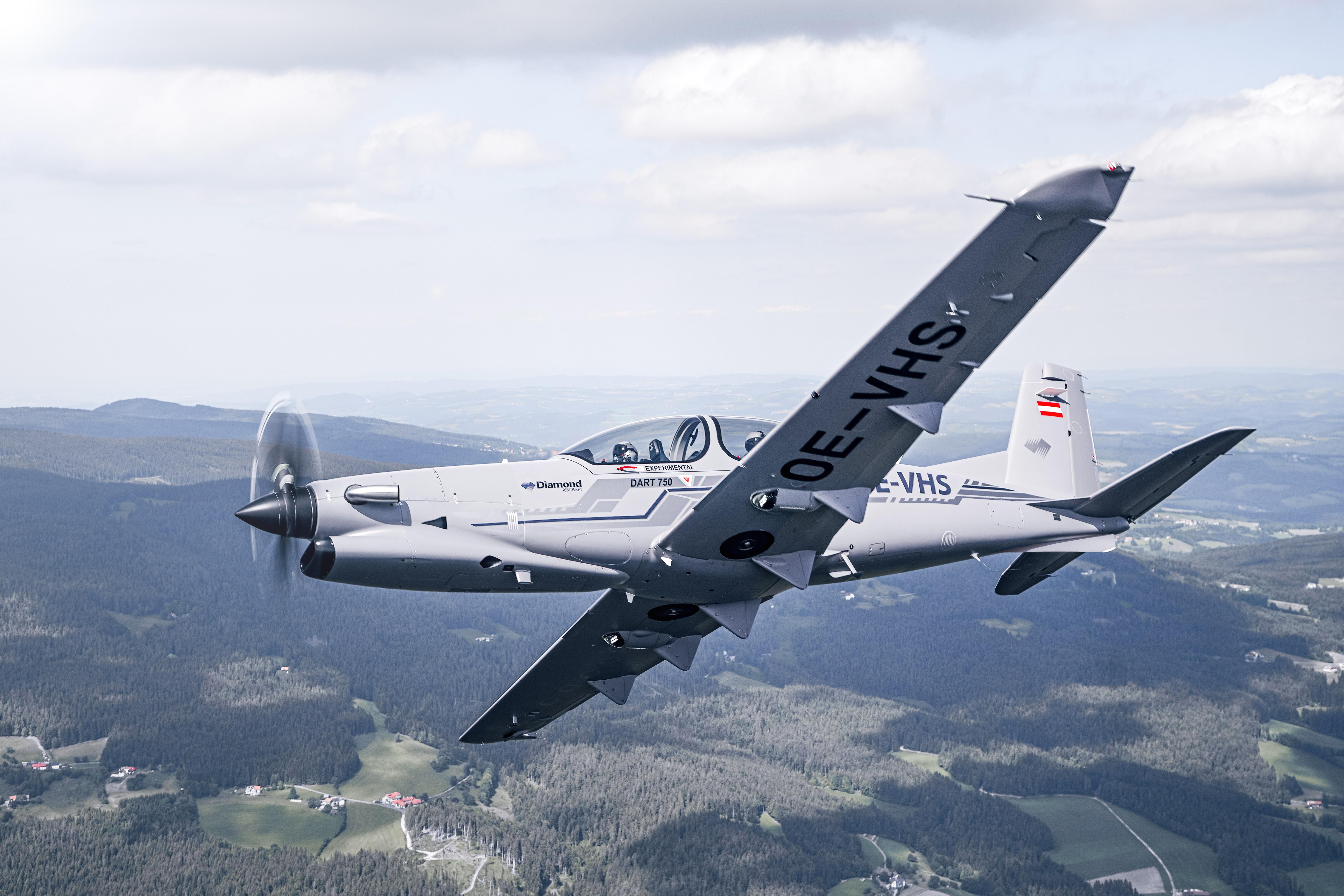 Diamond Aircraft to Exhibit DART-750 Turboprop Trainer at Military ...