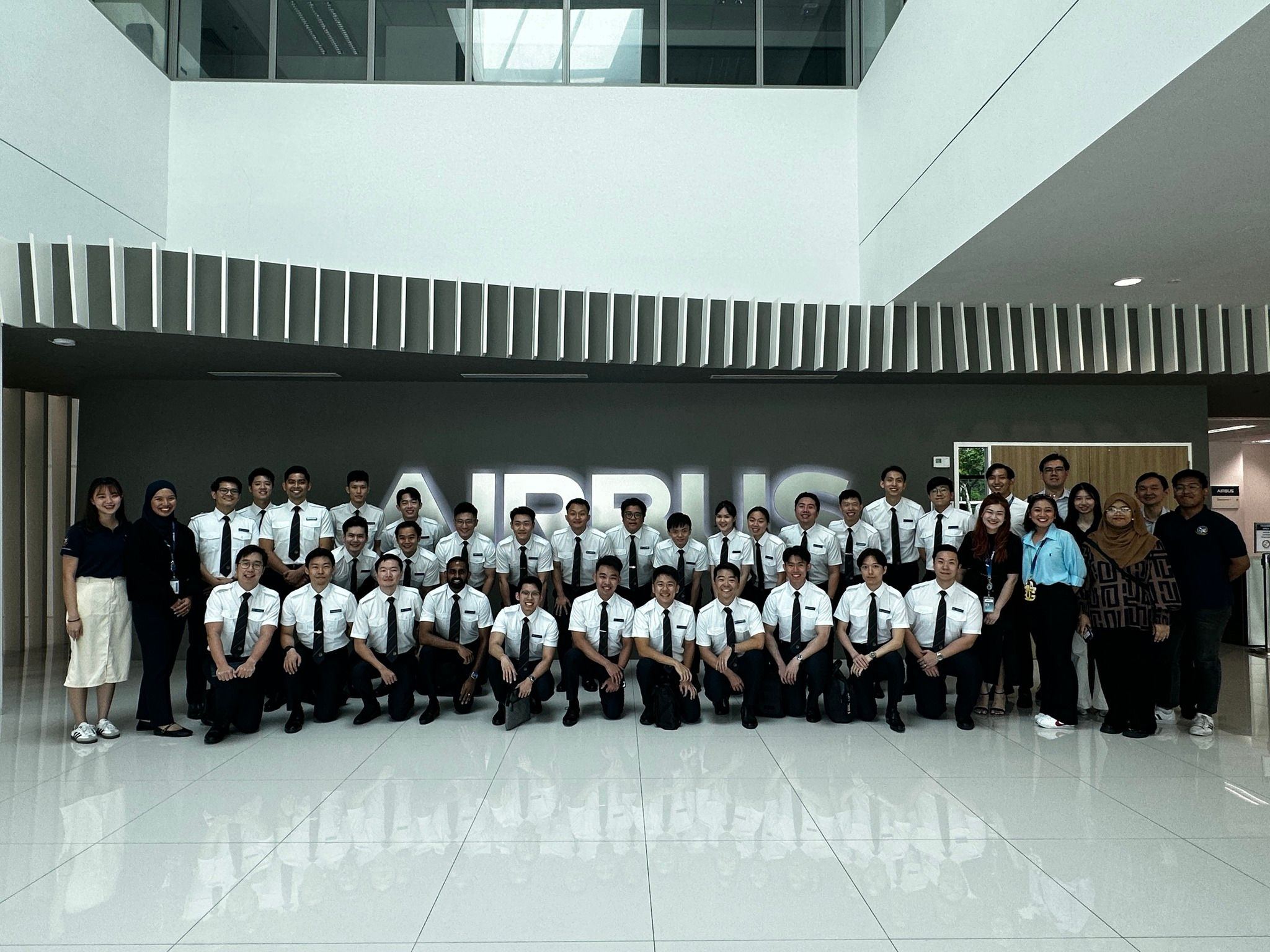Singapore Flying College Celebrates 18 Ground School Graduates in May ...